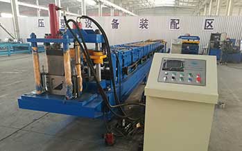 Gutter forming machine